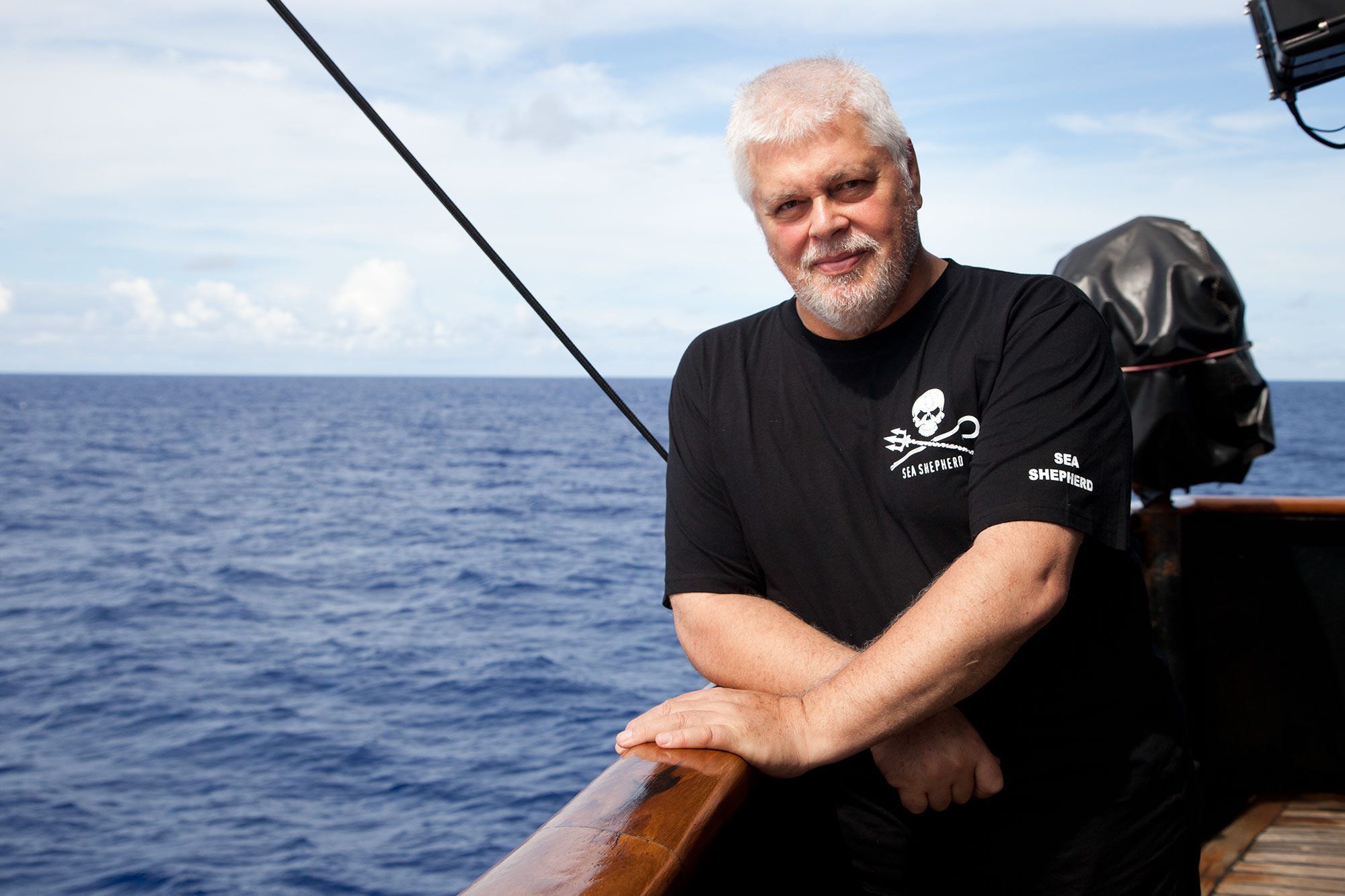 O capitão da Sea Shepherd, Paul Watson, em sua tentativa de acabar com ...